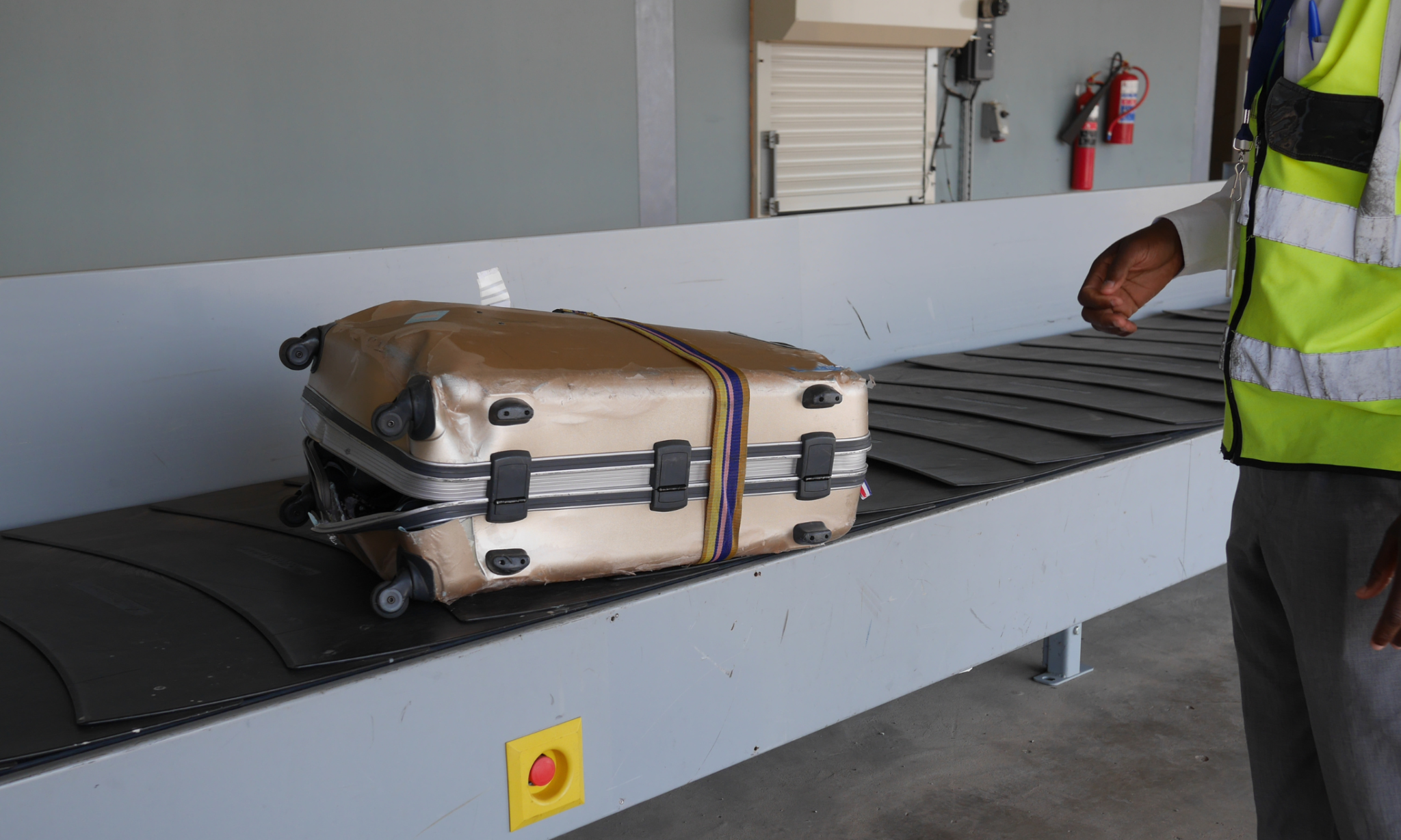 How to Deal with Baggage Damage caused by Airlines - Sipping Thoughts
